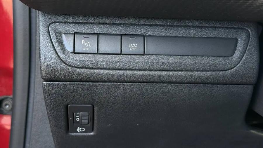 Sarkans Peugeot 2008 2018 Jūrmala, ar dzinēja tilpumu 1.20 L un nobraukumu 133 tūkst. km par 6950 €, foto 28 vietnē AUTOMOTO.COM.LV