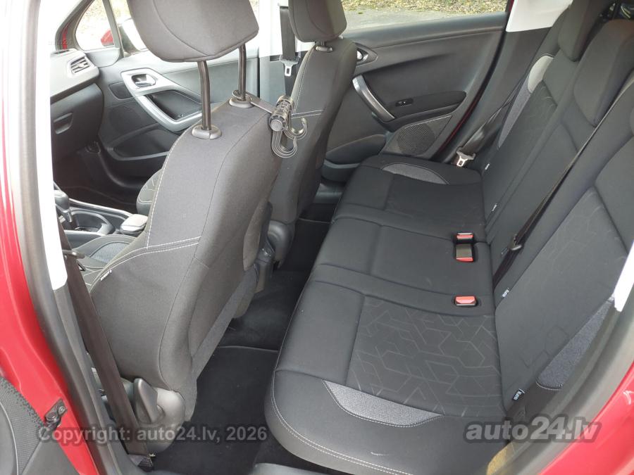 Sarkans Peugeot 2008 2018 Tallina, ar dzinēja tilpumu 1.20 L un nobraukumu 88 tūkst. km par 7700 €, foto 10 vietnē AUTOMOTO.COM.LV
