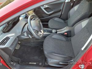 Sarkans Peugeot 2008 2018 Tallina, ar dzinēja tilpumu 1.20 L un nobraukumu 88 tūkst. km par 7700 €, foto 11 vietnē AUTOMOTO.COM.LV