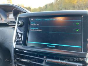 Sarkans Peugeot 2008 2018 Tallina, ar dzinēja tilpumu 1.20 L un nobraukumu 88 tūkst. km par 7700 €, foto 16 vietnē AUTOMOTO.COM.LV