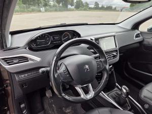 Sarkans Peugeot 2008 2014 Marijampole, ar dzinēja tilpumu 1.20 L un nobraukumu 153 tūkst. km par 3450 €, foto 11 vietnē AUTOMOTO.COM.LV