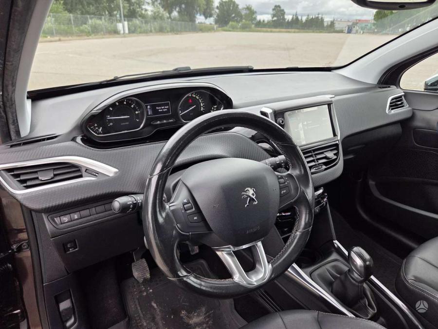 Sarkans Peugeot 2008 2014 Marijampole, ar dzinēja tilpumu 1.20 L un nobraukumu 153 tūkst. km par 3450 €, foto 11 vietnē AUTOMOTO.COM.LV