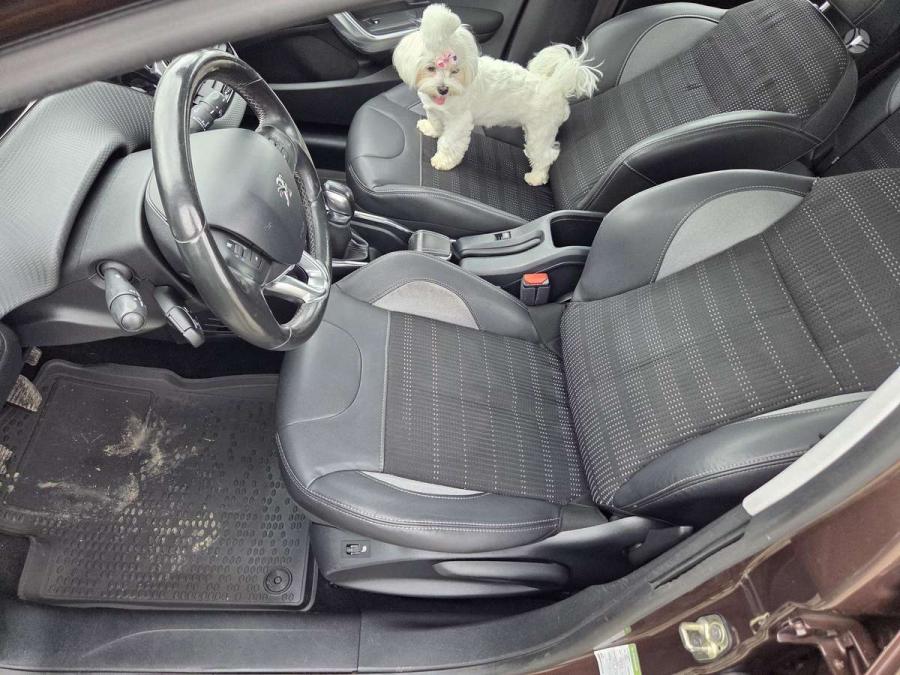 Sarkans Peugeot 2008 2014 Marijampole, ar dzinēja tilpumu 1.20 L un nobraukumu 153 tūkst. km par 3450 €, foto 12 vietnē AUTOMOTO.COM.LV