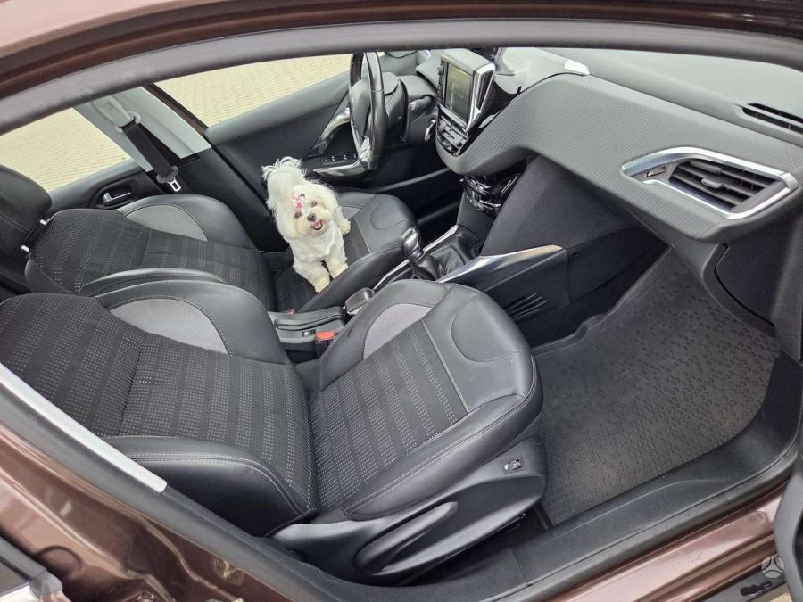 Sarkans Peugeot 2008 2014 Marijampole, ar dzinēja tilpumu 1.20 L un nobraukumu 153 tūkst. km par 3450 €, foto 14 vietnē AUTOMOTO.COM.LV