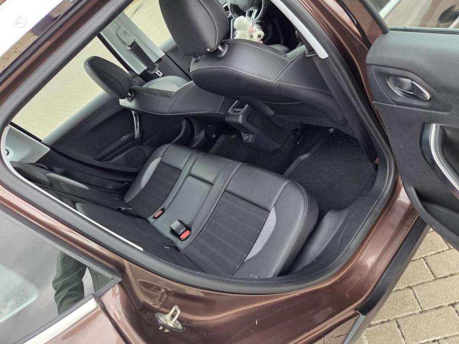 Sarkans Peugeot 2008 2014 Marijampole, ar dzinēja tilpumu 1.20 L un nobraukumu 153 tūkst. km par 3450 €, foto 15 vietnē AUTOMOTO.COM.LV