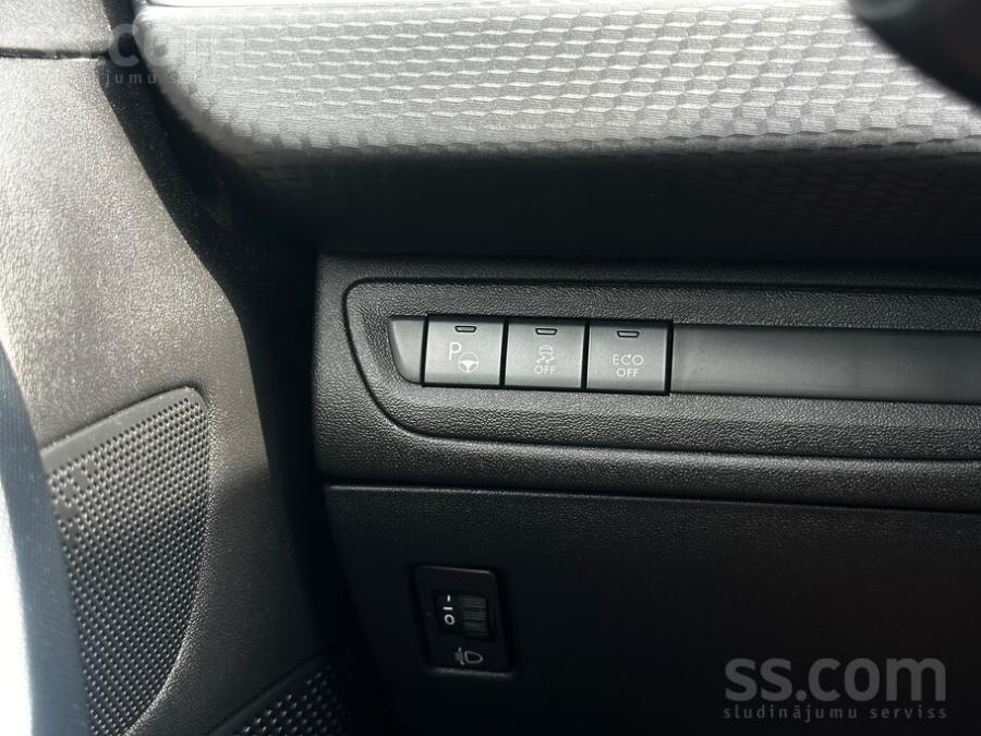 Sarkans Peugeot 2008 2016 Jelgava, ar dzinēja tilpumu 1.20 L un nobraukumu 0 tūkst. km par 6990 €, foto 17 vietnē AUTOMOTO.COM.LV