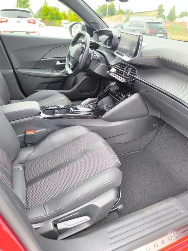 Sarkans Peugeot 2008 2020 Tauragė, ar dzinēja tilpumu 1.50 L un nobraukumu 145 tūkst. km par 12900 €, foto 10 vietnē AUTOMOTO.COM.LV