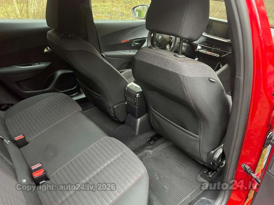 Sarkans Peugeot 2008 2023 Tallina, ar dzinēja tilpumu 1.20 L un nobraukumu 42 tūkst. km par 21000 €, foto 12 vietnē AUTOMOTO.COM.LV