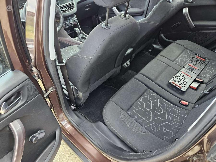 Violets Peugeot 2008 2013 Pasvalys, ar dzinēja tilpumu 1.40 L un nobraukumu 235 tūkst. km par 4350 €, foto 13 vietnē AUTOMOTO.COM.LV