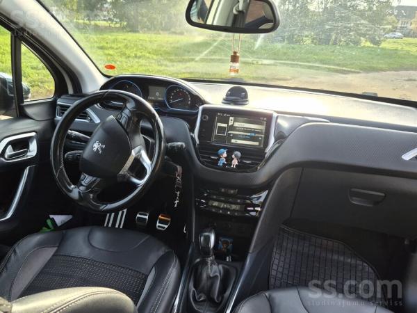 White Peugeot 2008 2013 in Riga, with an engine capacity of 1.60 L and mileage of 211 thousand km for 5100 €, photo 5 on AUTOMOTO.COM.LV