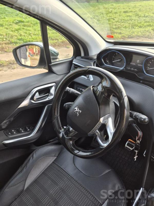 White Peugeot 2008 2013 in Riga, with an engine capacity of 1.60 L and mileage of 211 thousand km for 5100 €, photo 8 on AUTOMOTO.COM.LV