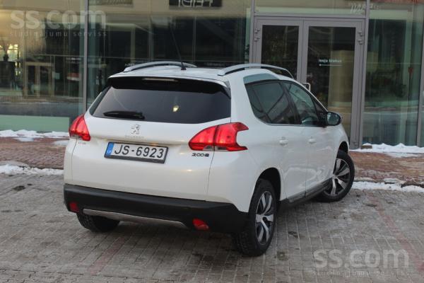 White Peugeot 2008 2014 in Riga, with an engine capacity of 1.60 L and mileage of 121 thousand km for 4200 €, photo 4 on AUTOMOTO.COM.LV