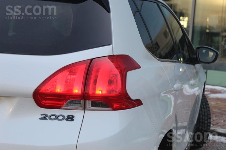 Balts Peugeot 2008 2014 Rīga, ar dzinēja tilpumu 1.60 L un nobraukumu 121 tūkst. km par 4200 €, foto 12 vietnē AUTOMOTO.COM.LV