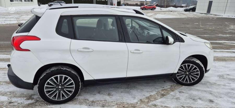 White Peugeot 2008 2014 in Taurage, with an engine capacity of 1.20 L and mileage of 121 thousand km for 3650 €, photo 6 on AUTOMOTO.COM.LV