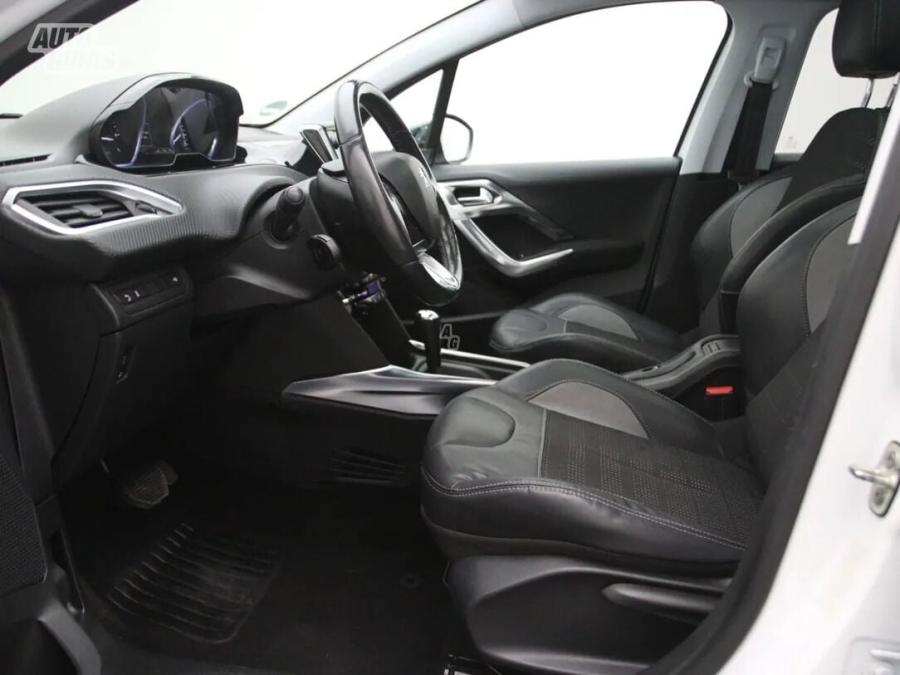 Balts Peugeot 2008 2014 Viļņa, ar dzinēja tilpumu 1.60 L un nobraukumu 146 tūkst. km par 7599 €, foto 5 vietnē AUTOMOTO.COM.LV