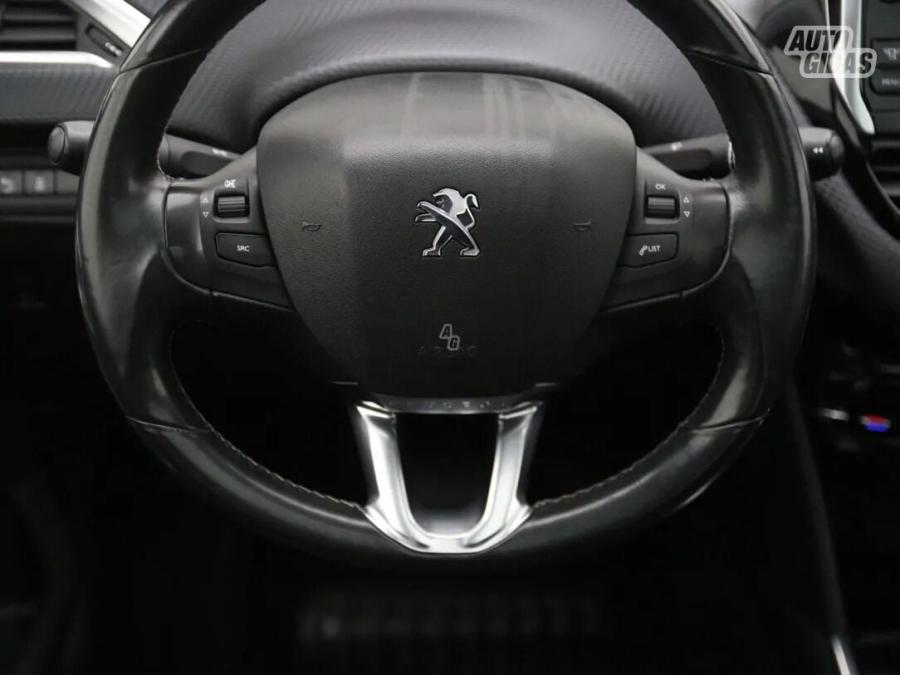 Balts Peugeot 2008 2014 Viļņa, ar dzinēja tilpumu 1.60 L un nobraukumu 146 tūkst. km par 7599 €, foto 19 vietnē AUTOMOTO.COM.LV