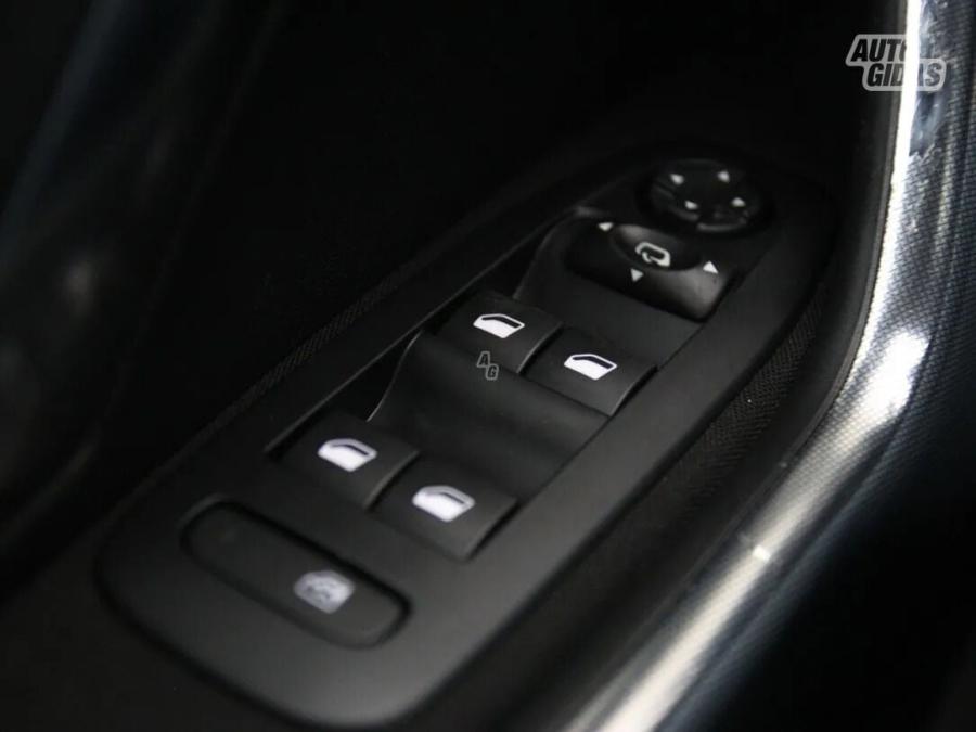 Balts Peugeot 2008 2014 Viļņa, ar dzinēja tilpumu 1.60 L un nobraukumu 146 tūkst. km par 7599 €, foto 27 vietnē AUTOMOTO.COM.LV
