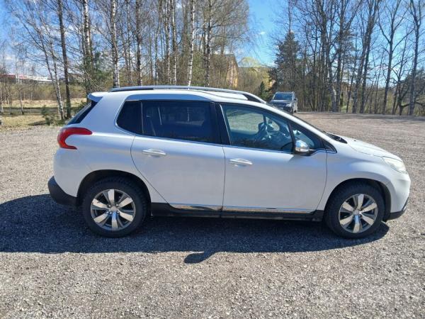 White Peugeot 2008 2014 in Jekabpils, with an engine capacity of 1.60 L and mileage of 190 thousand km for 3500 €, photo 6 on AUTOMOTO.COM.LV