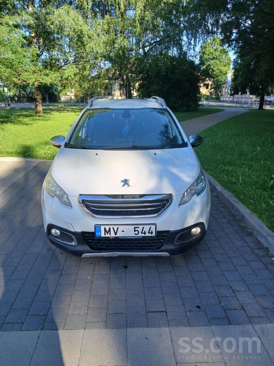 White Peugeot 2008 2014 in Jekabpils, with an engine capacity of 1.60 L and mileage of 200 thousand km for 3500 €, photo 1 on AUTOMOTO.COM.LV