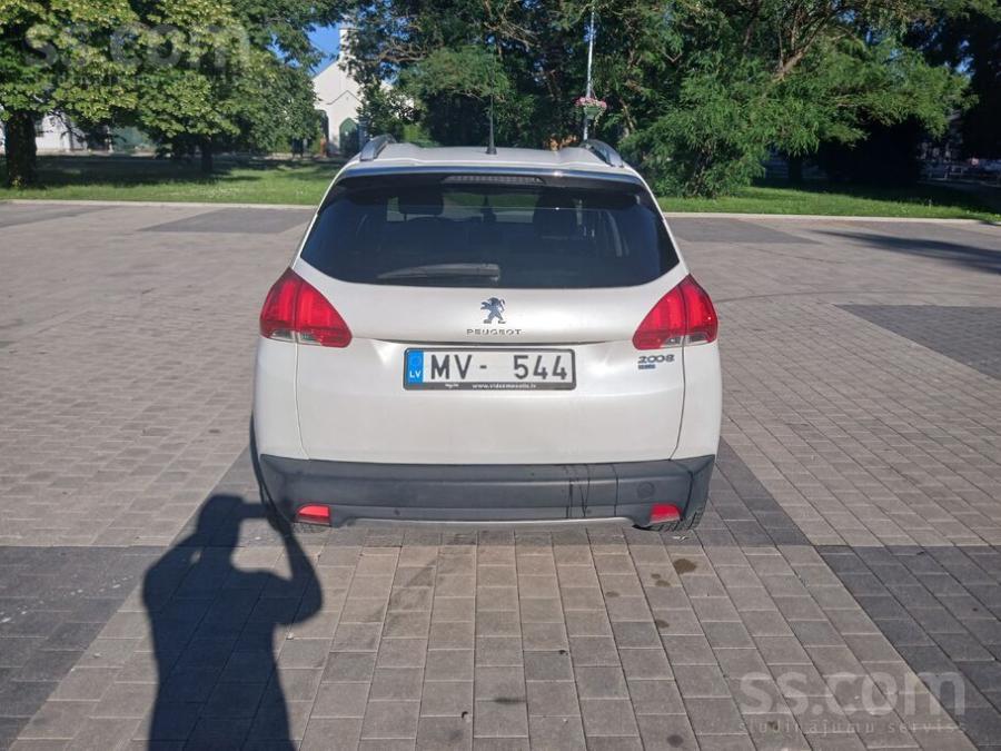 White Peugeot 2008 2014 in Jekabpils, with an engine capacity of 1.60 L and mileage of 200 thousand km for 3500 €, photo 4 on AUTOMOTO.COM.LV