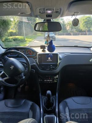White Peugeot 2008 2014 in Jekabpils, with an engine capacity of 1.60 L and mileage of 200 thousand km for 3500 €, photo 14 on AUTOMOTO.COM.LV