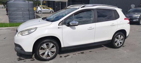 Balts Peugeot 2008 2014 Tauragė, ar dzinēja tilpumu 1.20 L un nobraukumu 120 tūkst. km par 3600 €, foto 3 vietnē AUTOMOTO.COM.LV