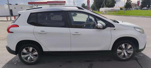 Balts Peugeot 2008 2014 Tauragė, ar dzinēja tilpumu 1.20 L un nobraukumu 120 tūkst. km par 3600 €, foto 5 vietnē AUTOMOTO.COM.LV