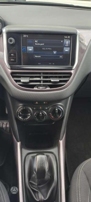 Balts Peugeot 2008 2014 Tauragė, ar dzinēja tilpumu 1.20 L un nobraukumu 120 tūkst. km par 3600 €, foto 16 vietnē AUTOMOTO.COM.LV