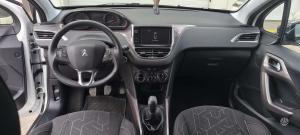Balts Peugeot 2008 2014 Tauragė, ar dzinēja tilpumu 1.20 L un nobraukumu 120 tūkst. km par 3500 €, foto 8 vietnē AUTOMOTO.COM.LV