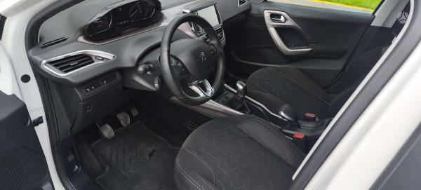 Peugeot 2008 2014 in Taurage on AUTOMOTO.COM.LV White Peugeot 2008 2014 in Taurage, with an engine capacity of 1.20 L and mileage of 120 thousand km for 3350 €, photo 10 on AUTOMOTO.COM.LV