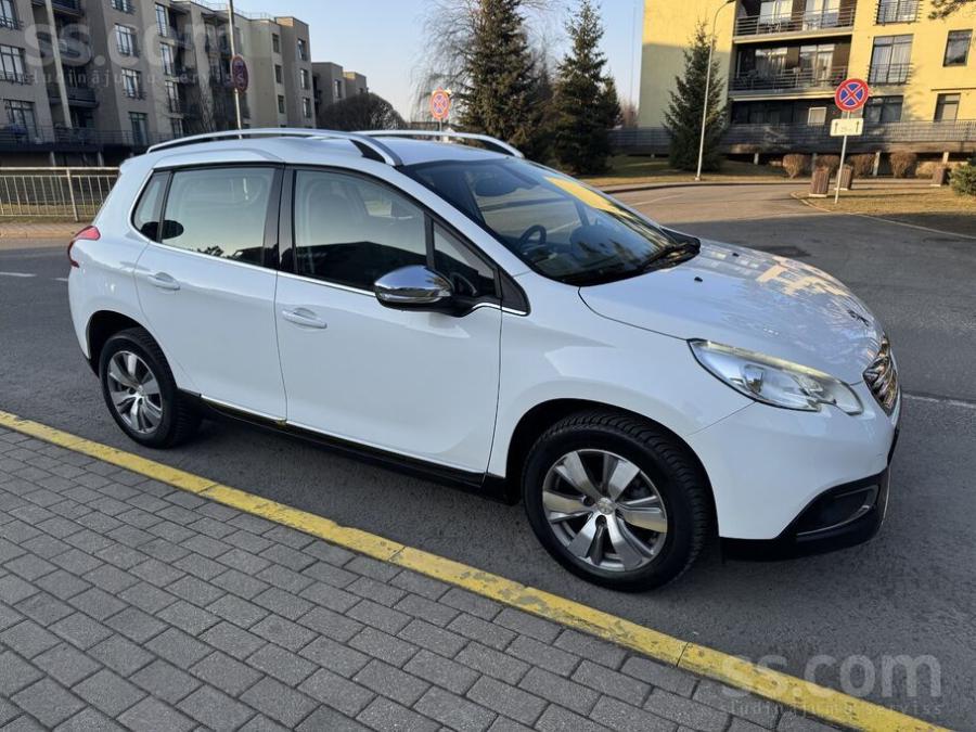 Balts Peugeot 2008 2015 Rīga, ar dzinēja tilpumu 1.20 L un nobraukumu 141 tūkst. km par 5000 €, foto 3 vietnē AUTOMOTO.COM.LV