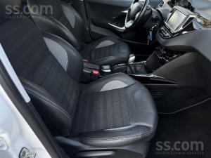 Balts Peugeot 2008 2015 Rīga, ar dzinēja tilpumu 1.20 L un nobraukumu 141 tūkst. km par 5000 €, foto 16 vietnē AUTOMOTO.COM.LV