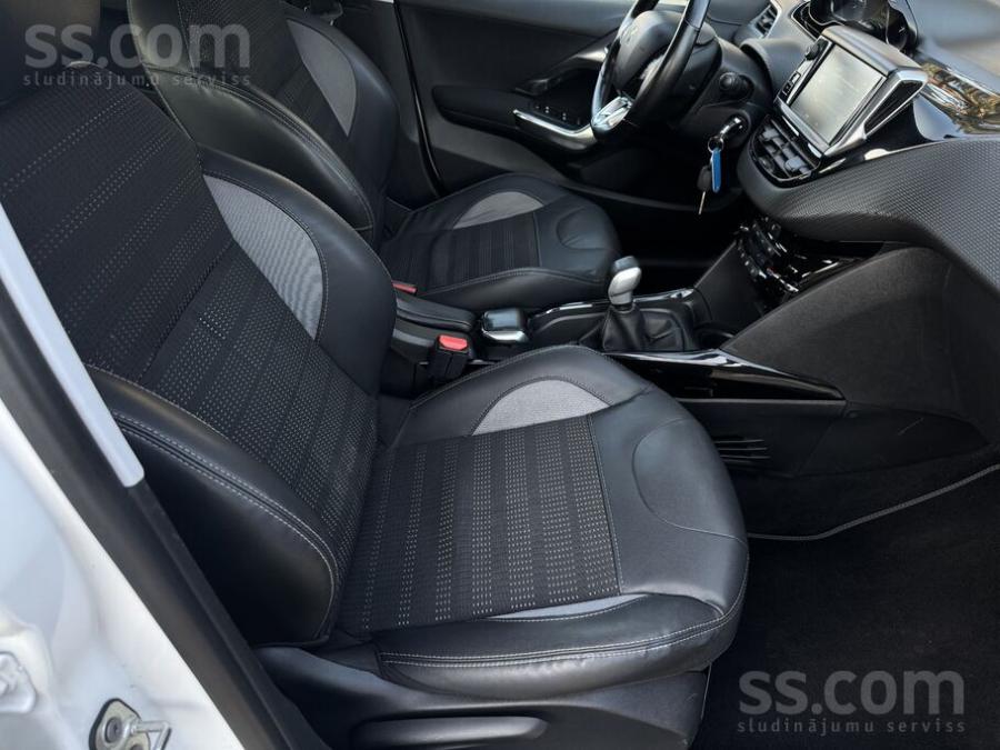 Balts Peugeot 2008 2015 Rīga, ar dzinēja tilpumu 1.20 L un nobraukumu 141 tūkst. km par 5000 €, foto 16 vietnē AUTOMOTO.COM.LV