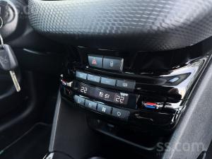 Balts Peugeot 2008 2015 Rīga, ar dzinēja tilpumu 1.20 L un nobraukumu 141 tūkst. km par 5000 €, foto 25 vietnē AUTOMOTO.COM.LV