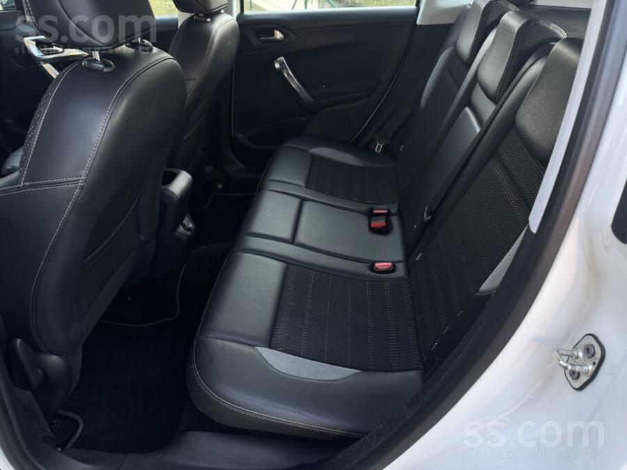 Balts Peugeot 2008 2015 Rīga, ar dzinēja tilpumu 1.20 L un nobraukumu 141 tūkst. km par 5000 €, foto 27 vietnē AUTOMOTO.COM.LV