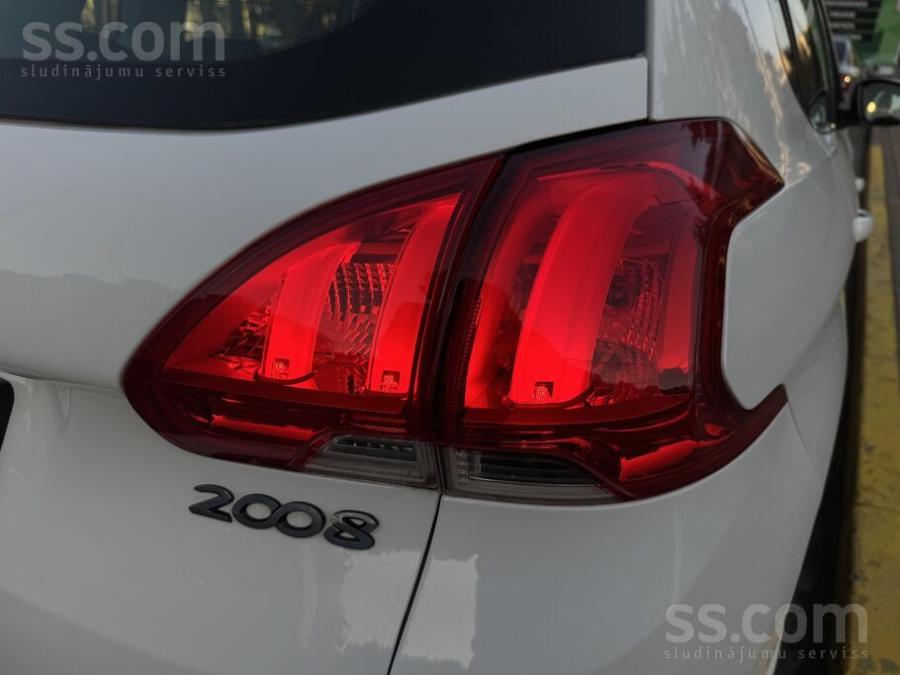 Balts Peugeot 2008 2015 Rīga, ar dzinēja tilpumu 1.20 L un nobraukumu 141 tūkst. km par 5000 €, foto 31 vietnē AUTOMOTO.COM.LV