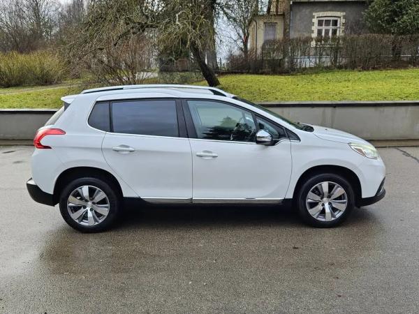 White Peugeot 2008 2015 in Jekabpils, with an engine capacity of 1.60 L and mileage of 267 thousand km for 5050 €, photo 6 on AUTOMOTO.COM.LV
