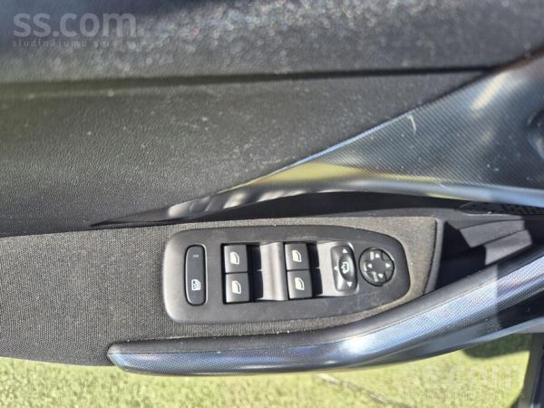 White Peugeot 2008 2015 in Liepaja, with an engine capacity of 1.20 L and mileage of 104 thousand km for 5900 €, photo 10 on AUTOMOTO.COM.LV