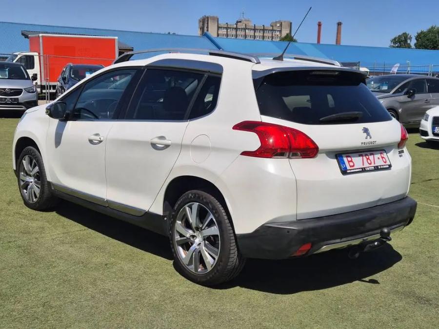 Balts Peugeot 2008 2015 Liepāja, ar dzinēja tilpumu 1.20 L un nobraukumu 104 tūkst. km par 5900 €, foto 8 vietnē AUTOMOTO.COM.LV