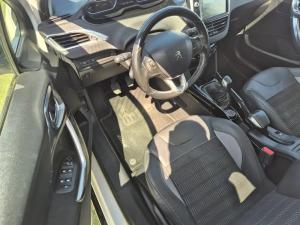 Balts Peugeot 2008 2015 Liepāja, ar dzinēja tilpumu 1.20 L un nobraukumu 104 tūkst. km par 5900 €, foto 10 vietnē AUTOMOTO.COM.LV