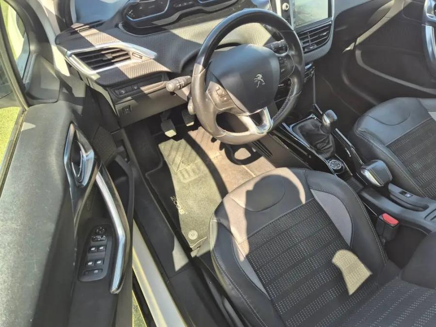 Balts Peugeot 2008 2015 Liepāja, ar dzinēja tilpumu 1.20 L un nobraukumu 104 tūkst. km par 5900 €, foto 10 vietnē AUTOMOTO.COM.LV