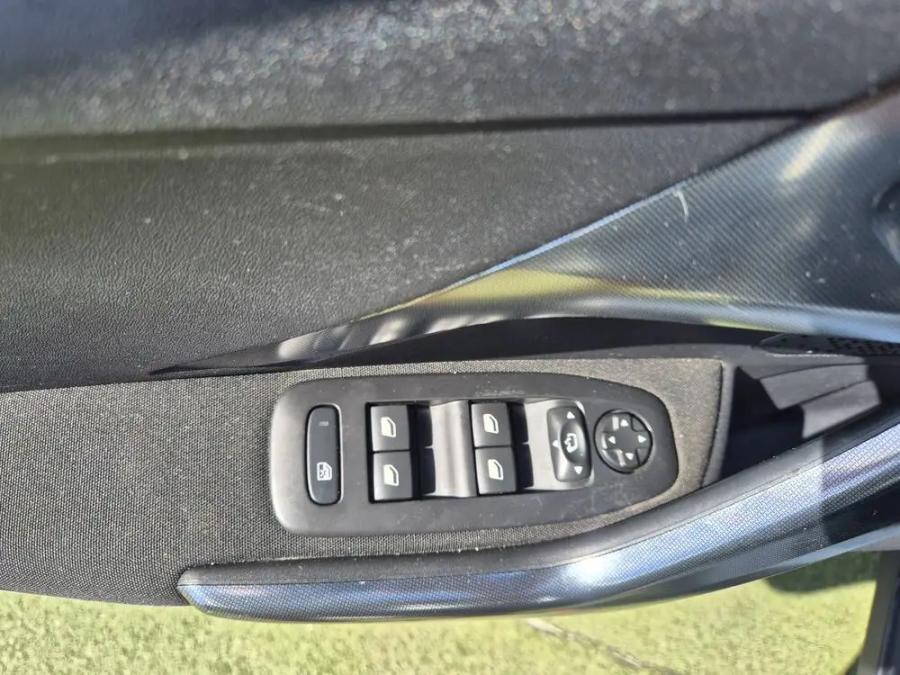 Balts Peugeot 2008 2015 Liepāja, ar dzinēja tilpumu 1.20 L un nobraukumu 104 tūkst. km par 5900 €, foto 11 vietnē AUTOMOTO.COM.LV