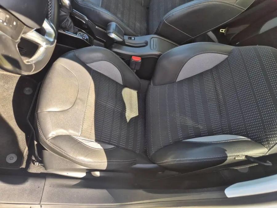Balts Peugeot 2008 2015 Liepāja, ar dzinēja tilpumu 1.20 L un nobraukumu 104 tūkst. km par 5900 €, foto 12 vietnē AUTOMOTO.COM.LV