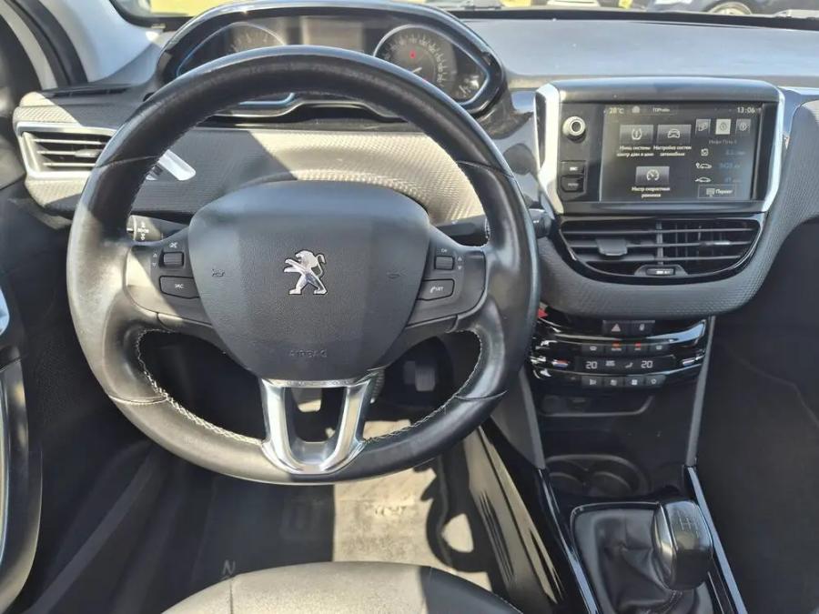 Balts Peugeot 2008 2015 Liepāja, ar dzinēja tilpumu 1.20 L un nobraukumu 104 tūkst. km par 5900 €, foto 20 vietnē AUTOMOTO.COM.LV