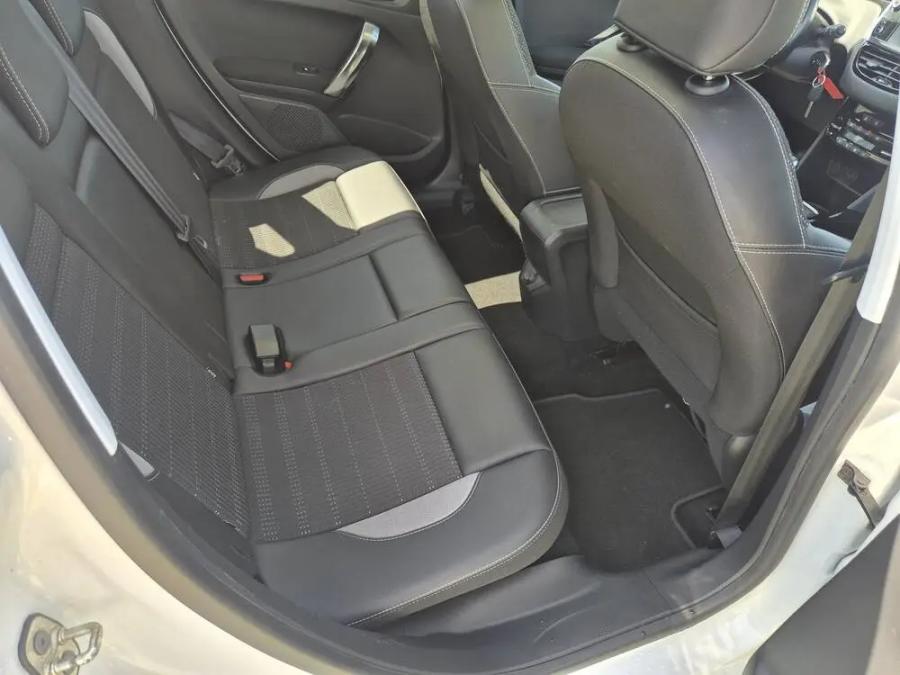 Balts Peugeot 2008 2015 Liepāja, ar dzinēja tilpumu 1.20 L un nobraukumu 104 tūkst. km par 5900 €, foto 22 vietnē AUTOMOTO.COM.LV