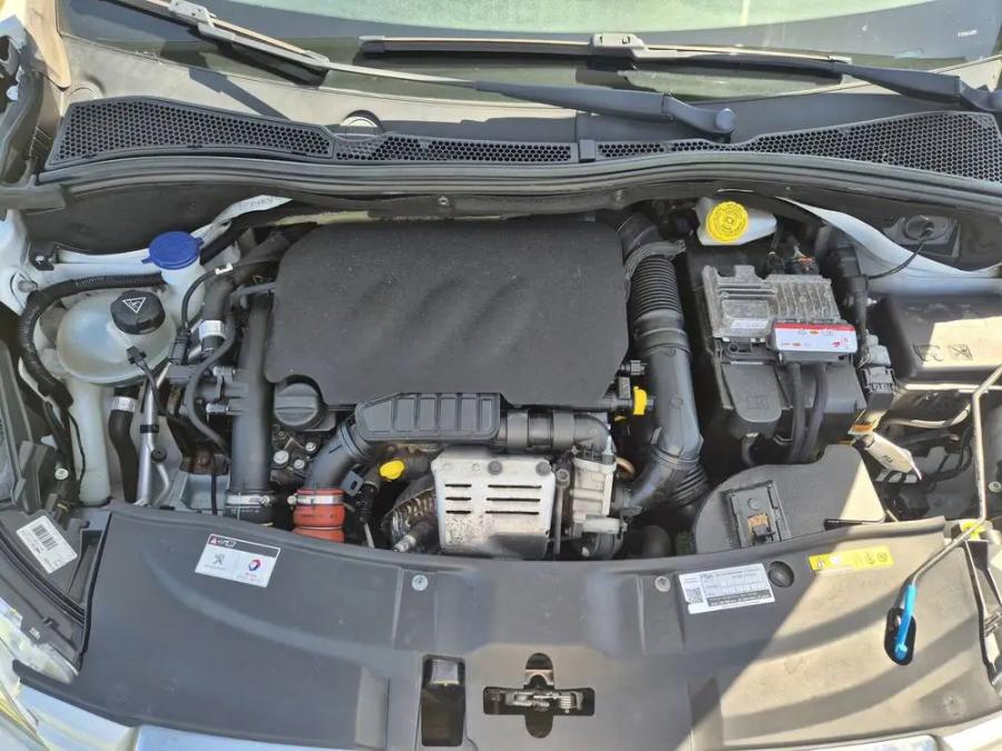 Balts Peugeot 2008 2015 Liepāja, ar dzinēja tilpumu 1.20 L un nobraukumu 104 tūkst. km par 5900 €, foto 26 vietnē AUTOMOTO.COM.LV