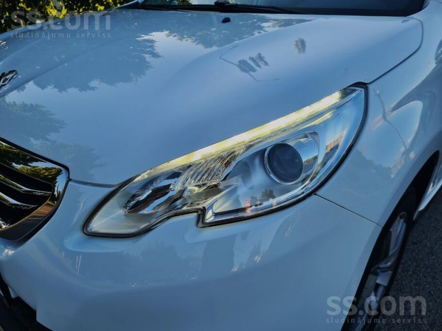 Balts Peugeot 2008 2015 Rīga, ar dzinēja tilpumu 1.20 L un nobraukumu 140 tūkst. km par 5450 €, foto 15 vietnē AUTOMOTO.COM.LV
