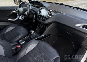 Balts Peugeot 2008 2015 Rīga, ar dzinēja tilpumu 1.20 L un nobraukumu 140 tūkst. km par 5450 €, foto 18 vietnē AUTOMOTO.COM.LV