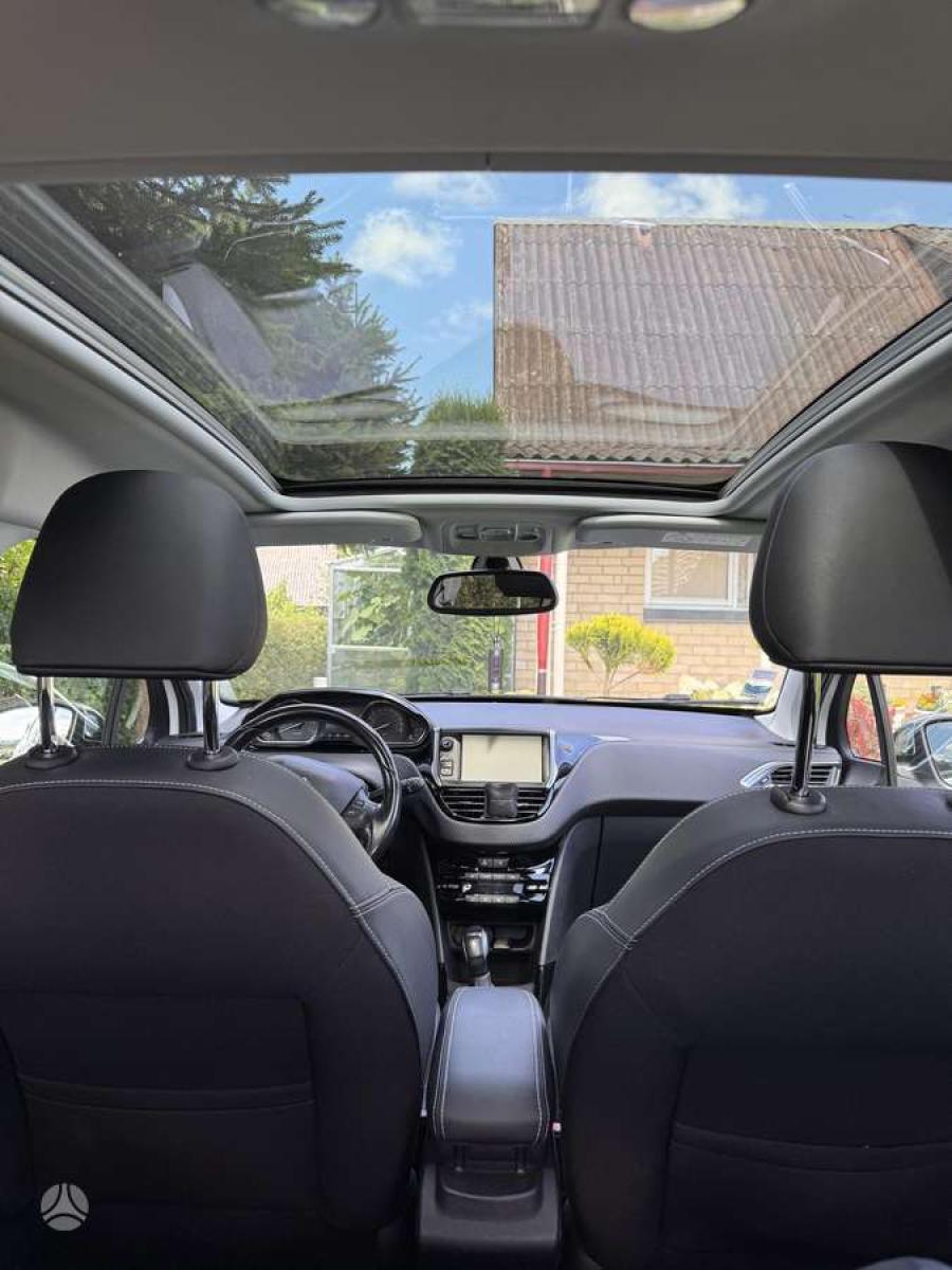 White Peugeot 2008 2015 in Vilnius, with an engine capacity of 1.20 L and mileage of 127 thousand km for 4300 €, photo 5 on AUTOMOTO.COM.LV