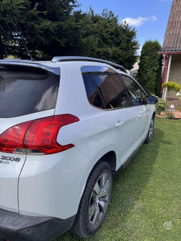 White Peugeot 2008 2015 in Vilnius, with an engine capacity of 1.20 L and mileage of 127 thousand km for 4300 €, photo 8 on AUTOMOTO.COM.LV